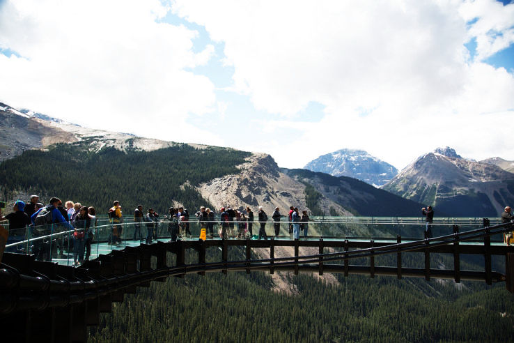 10 Terrifying Skywalks Around the World - Hello Travel Buzz